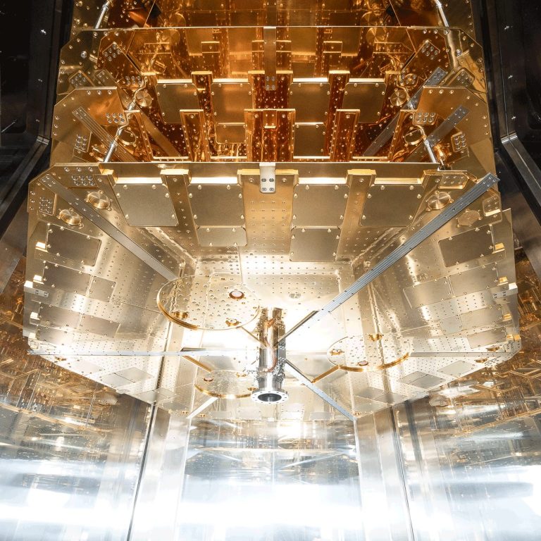 KIDE Cryogenic Platform | For Large-scale Quantum Computing - Bluefors.com